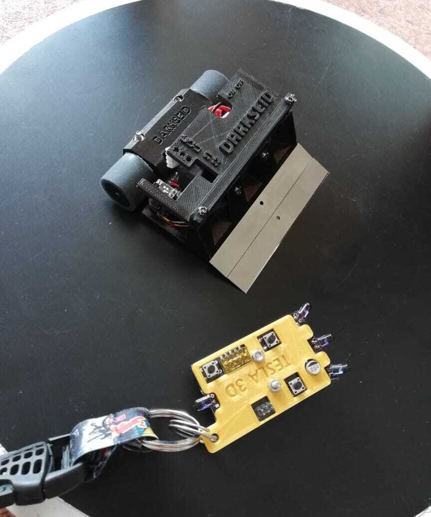 Minisumo-robot-tesla-3d-with-remote-top » JSumo